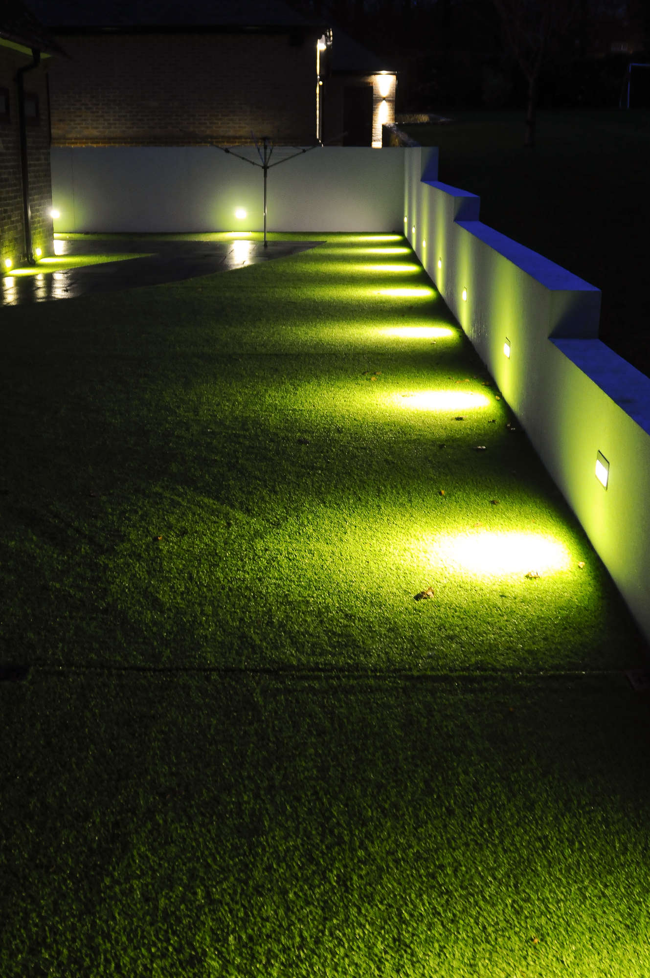 Ixis Recessed Wall Light 240V 4W Silver 3000K Warm White | Mr Resistor Lighting