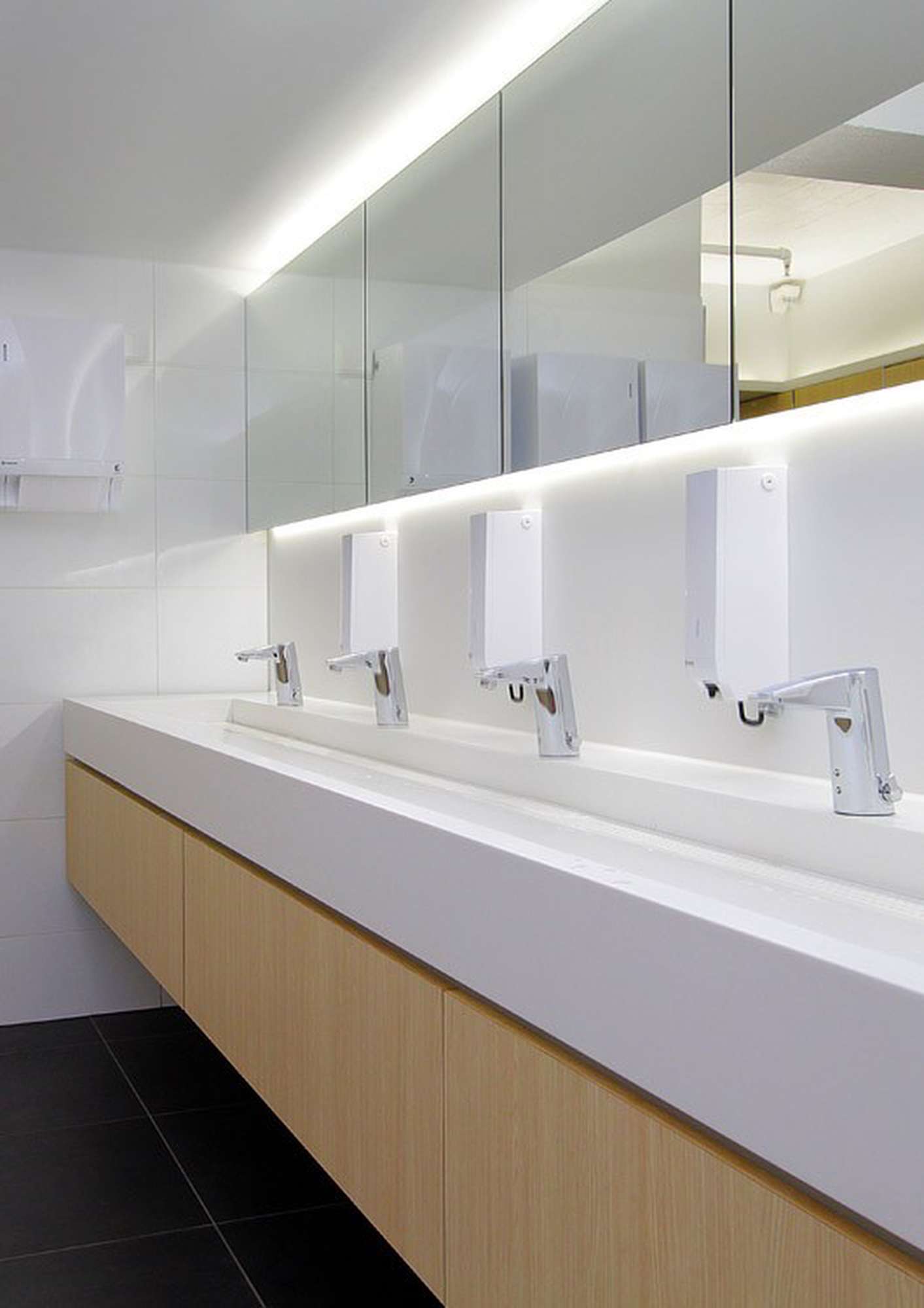 Maxi Recessed Extrusion Profile Anodised Aluminium 2000mm | Mr Resistor ...