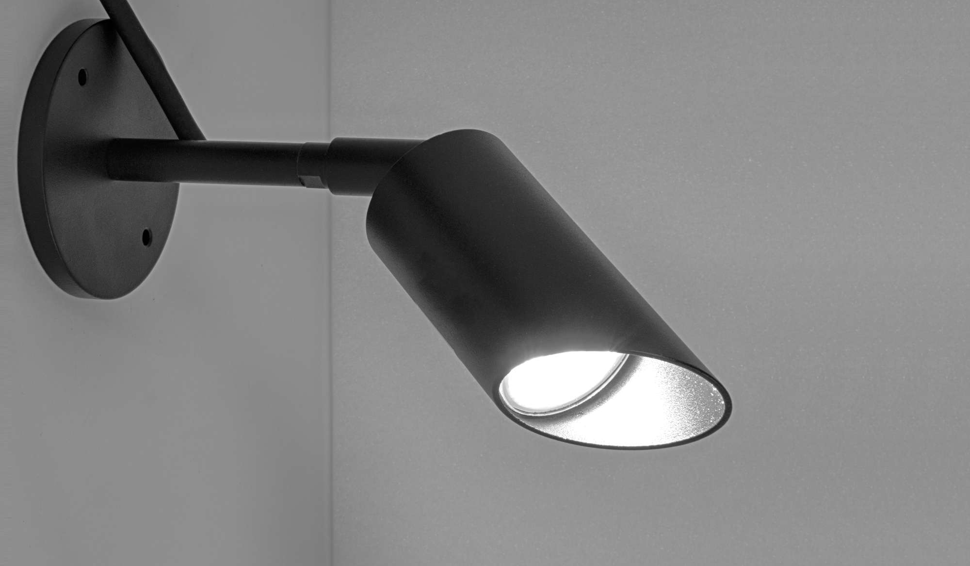 Exterior Wall Spotlights | Mr Resistor Lighting