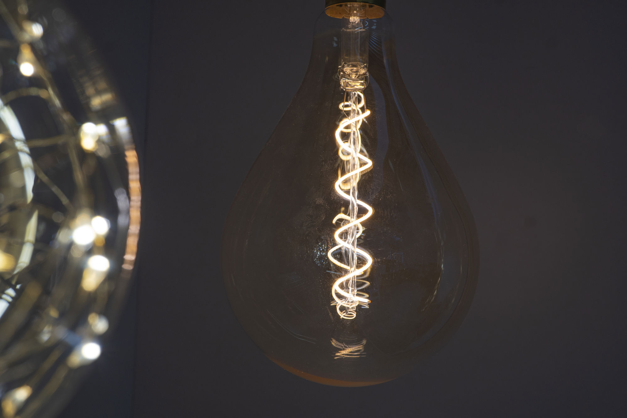 Giant LED Filament Lamp 160mm Dimmable 300lm BC 5.5W | Mr Resistor Lighting