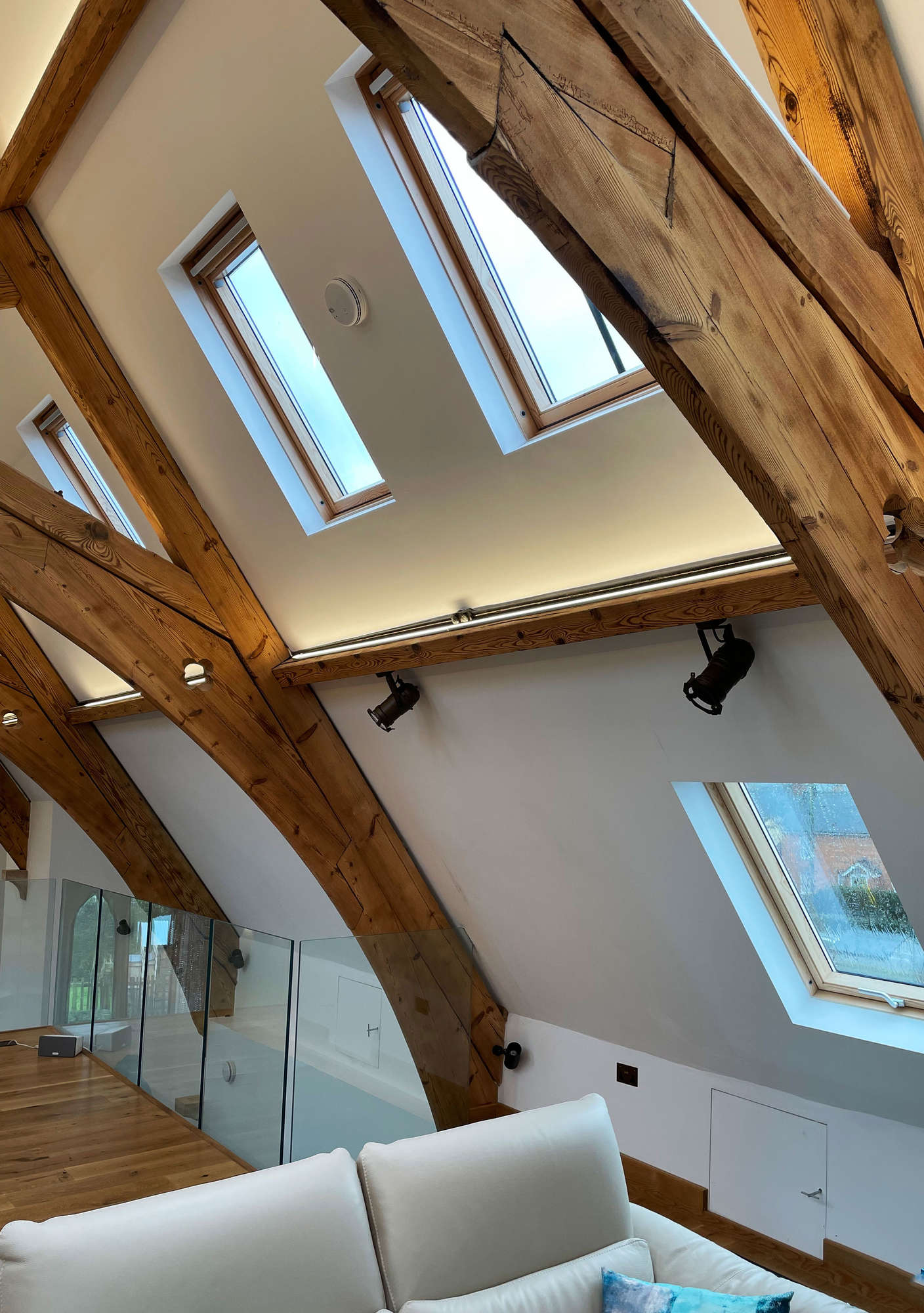 Maxi Surface Extrusion Profile Anodised Black 1000m | Mr Resistor Lighting