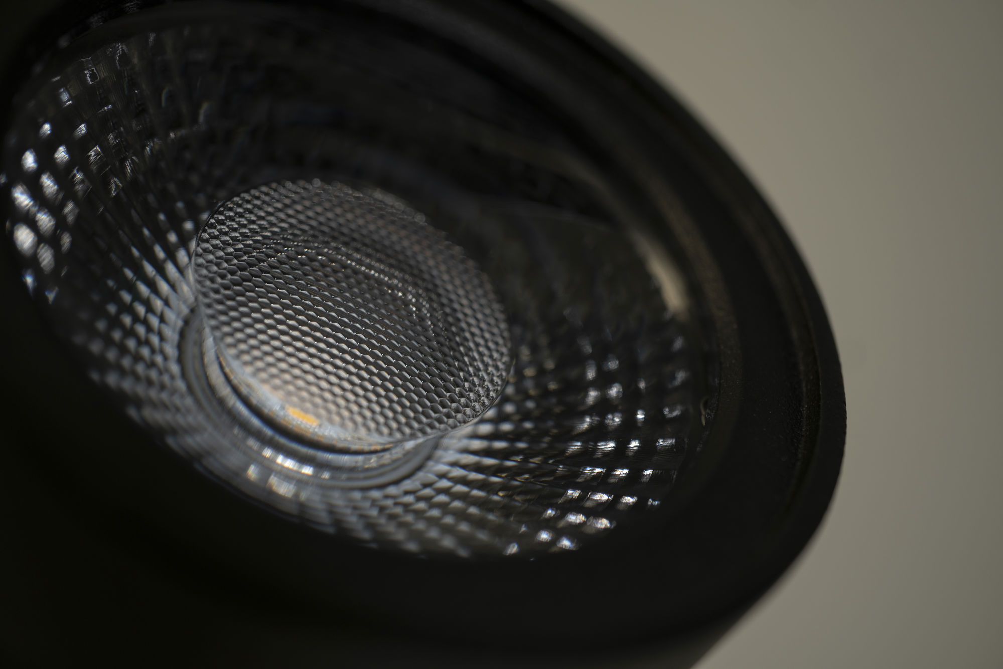 Sub RGBW Spike Spotlight 3000K 24V 6W 3000K Warm White Black | Mr ...