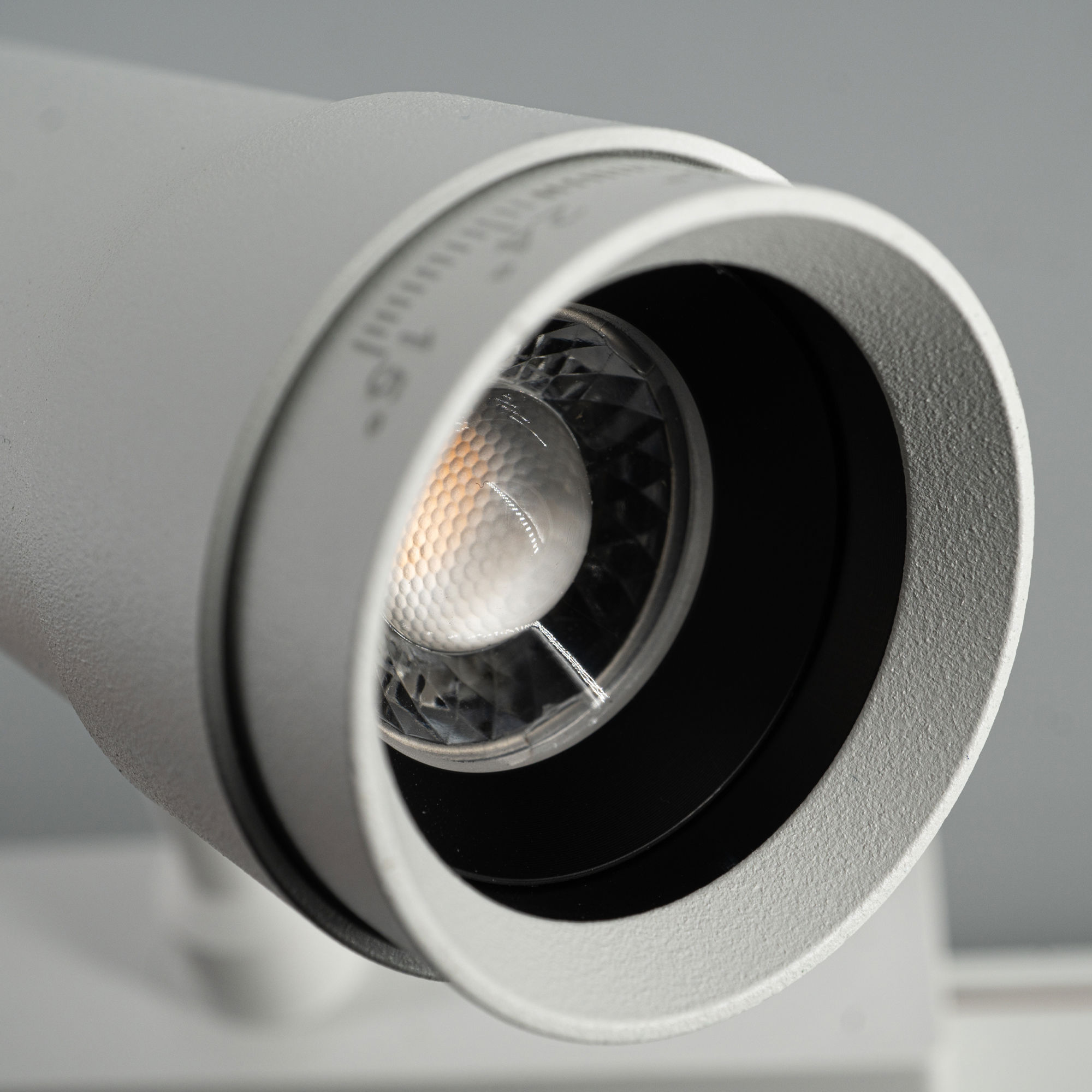 Laser Ultra Slim Magnetic Track LED Adjustable Beam 15-55° Spotlight ...