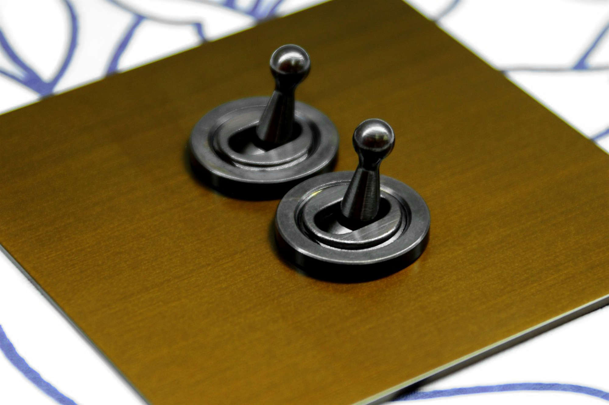 Horizon Square Switched Socket Outlet 2 gang 13 amp Antique Bronze | Mr ...