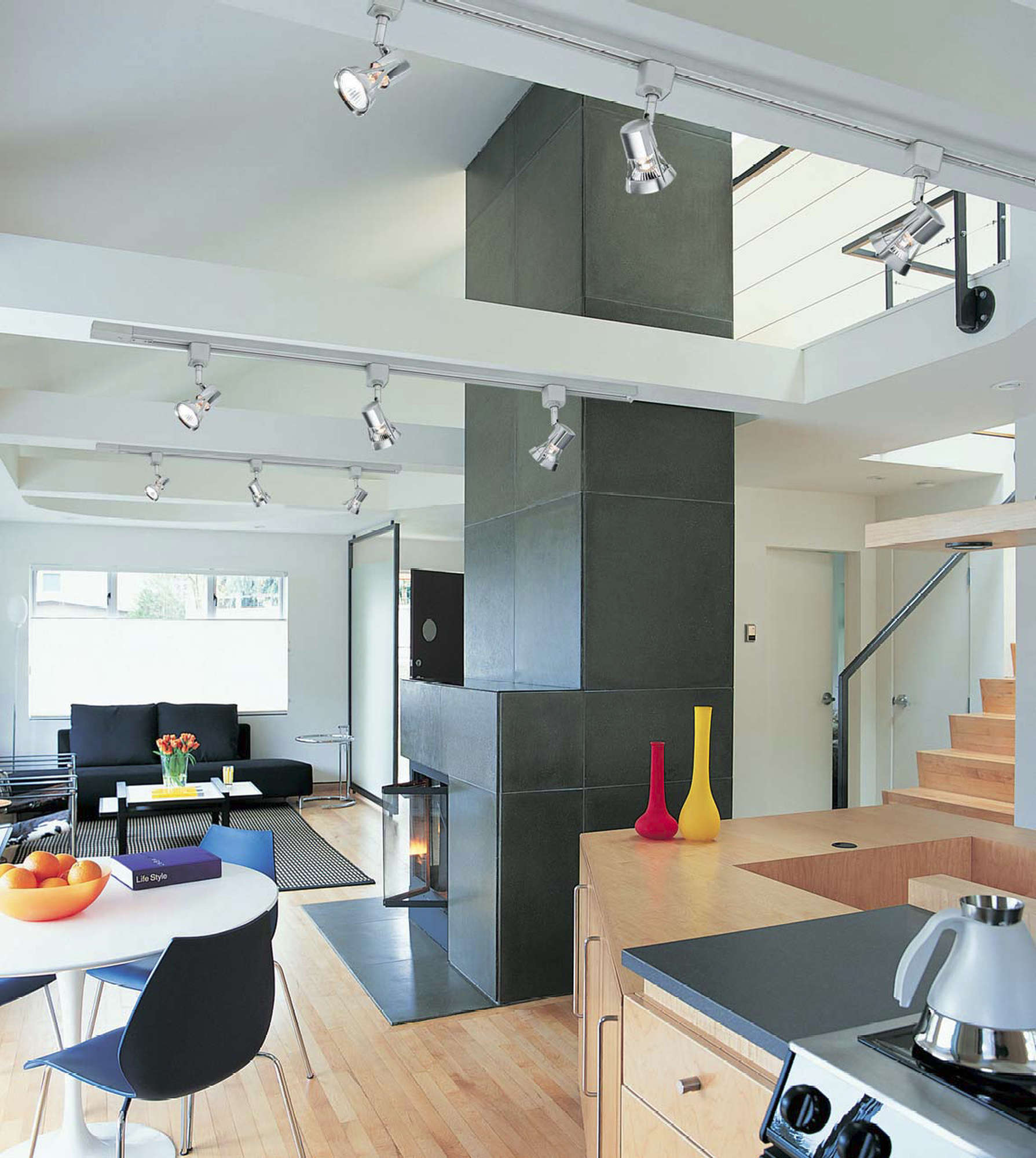 Starter Track 240V Black 2m | Mr Resistor Lighting