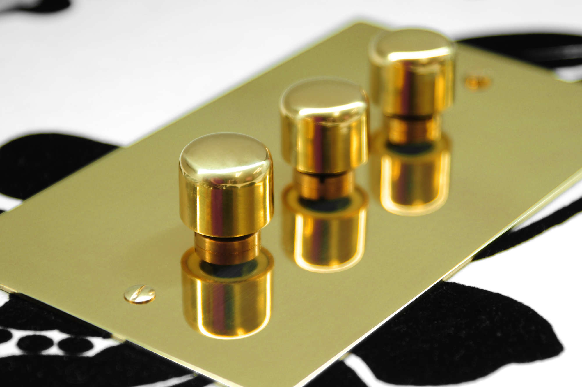 Horizon Square Shaver Point 1 gang shaver socket outlet Polished Brass ...