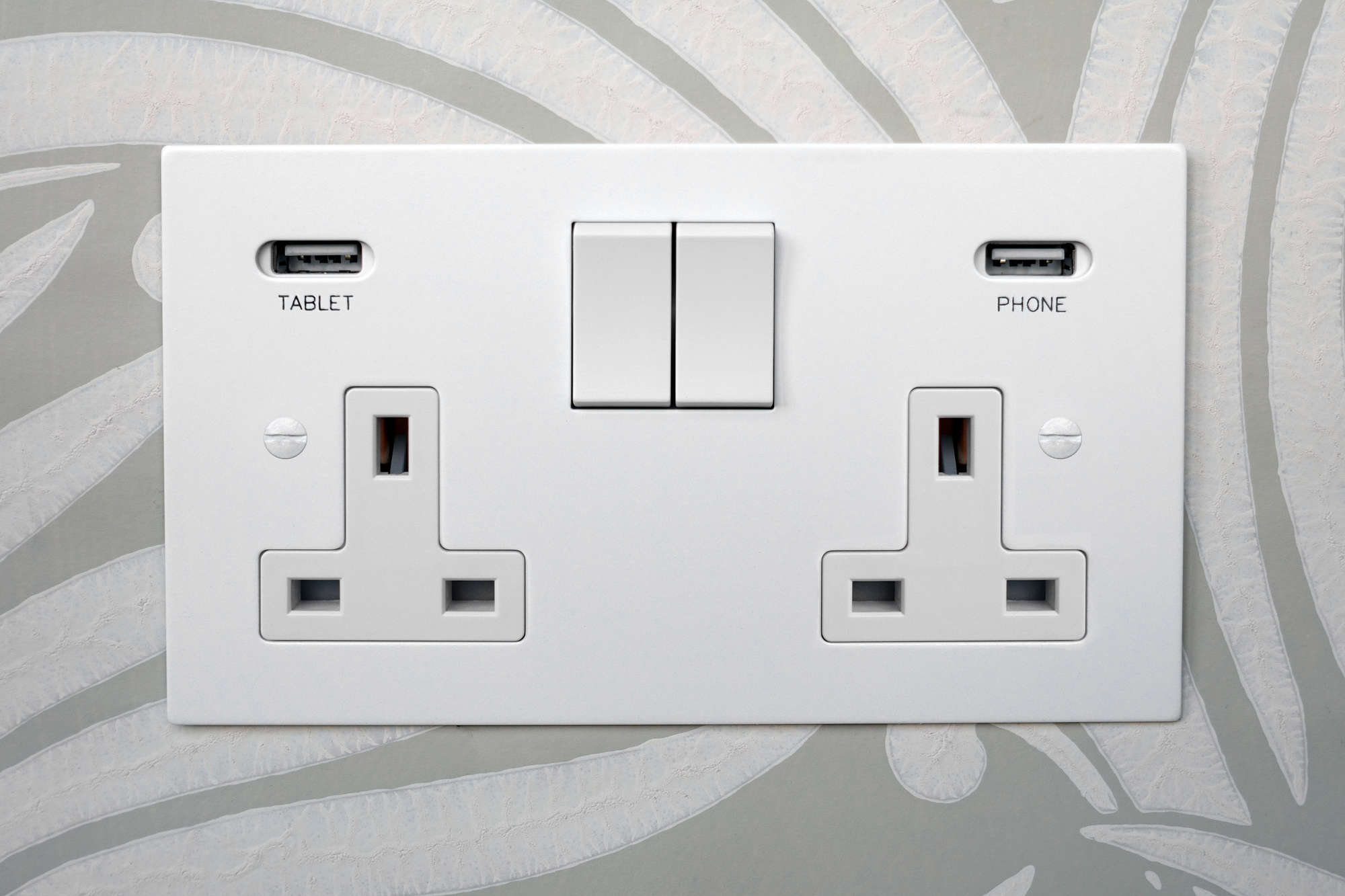 Horizon Square Floor Socket 1 gang 13 amp unswitched Primed White | Mr ...