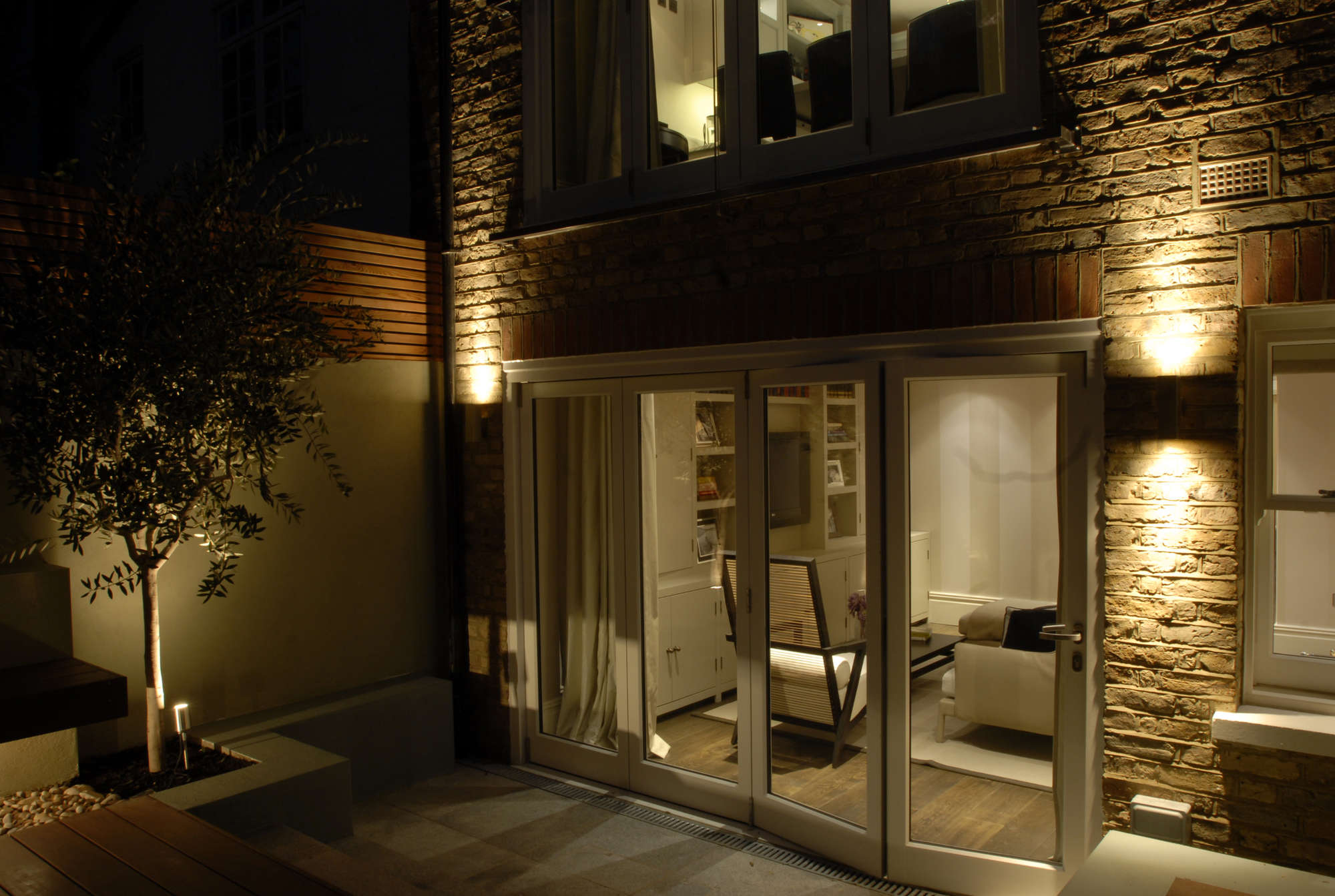 Smooth Spike Light IP65 240V Marine 316 Stainless Steel 35W | Mr ...