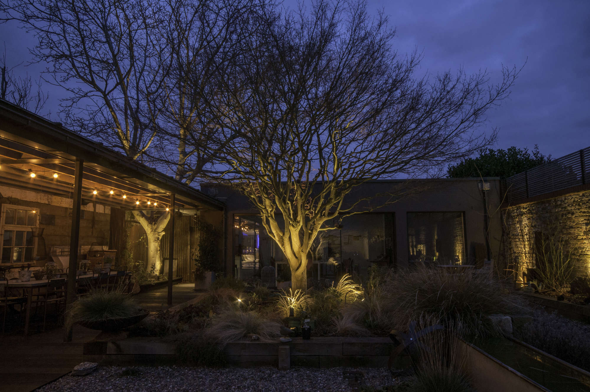 Smooth Long Spike Light 240V Black 50W | Mr Resistor Lighting