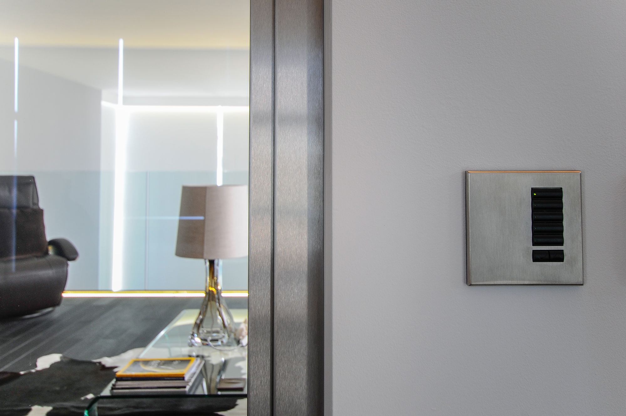 Lutron European Wall Switch Plate Satin Chrome 7 Button Plate | Mr ...